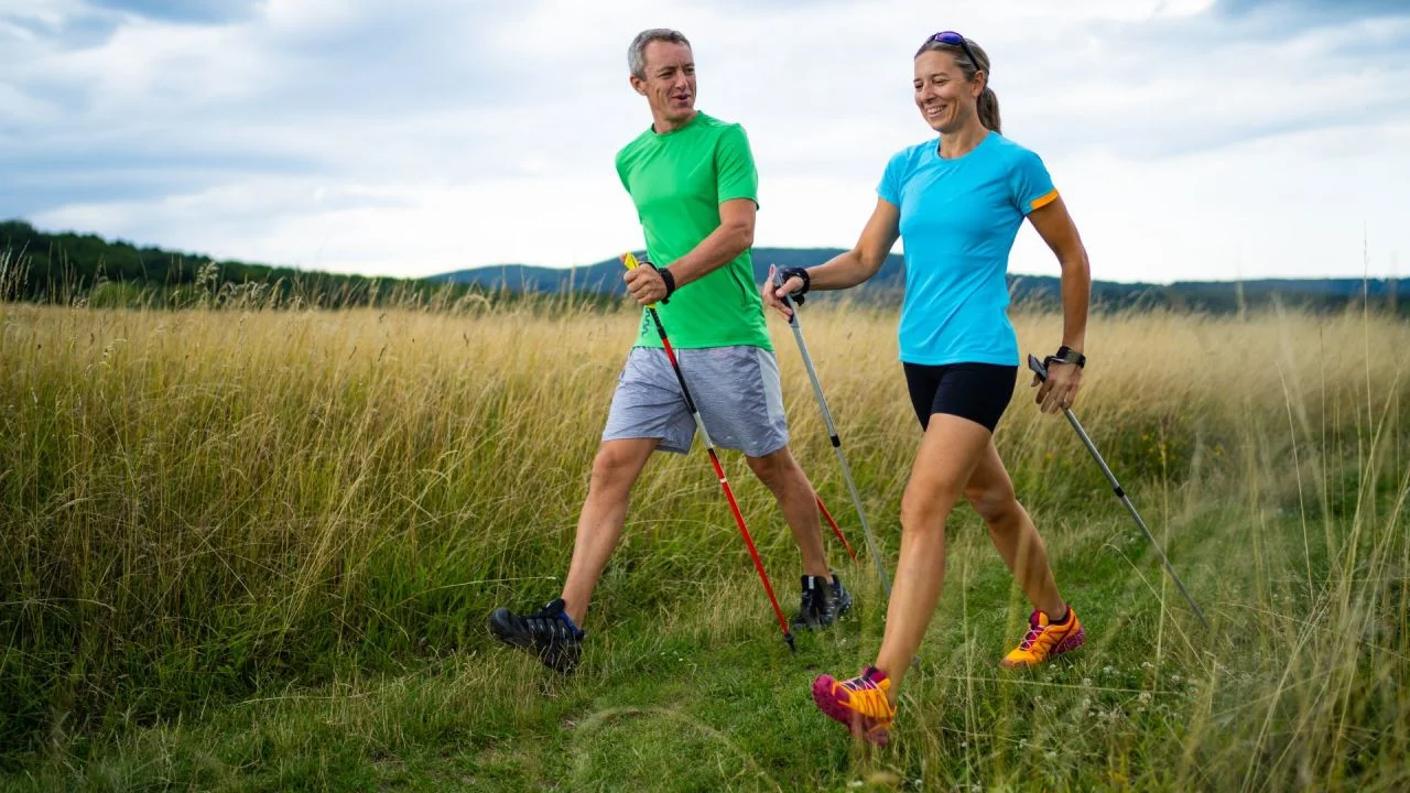 Nordic walking: benefici terapeutici per cancro al seno e salute ...